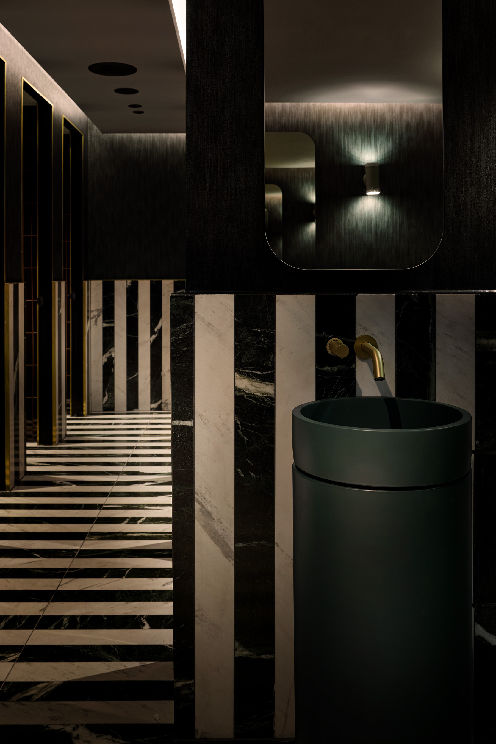 Amphora, Marvel Stadium | Treo